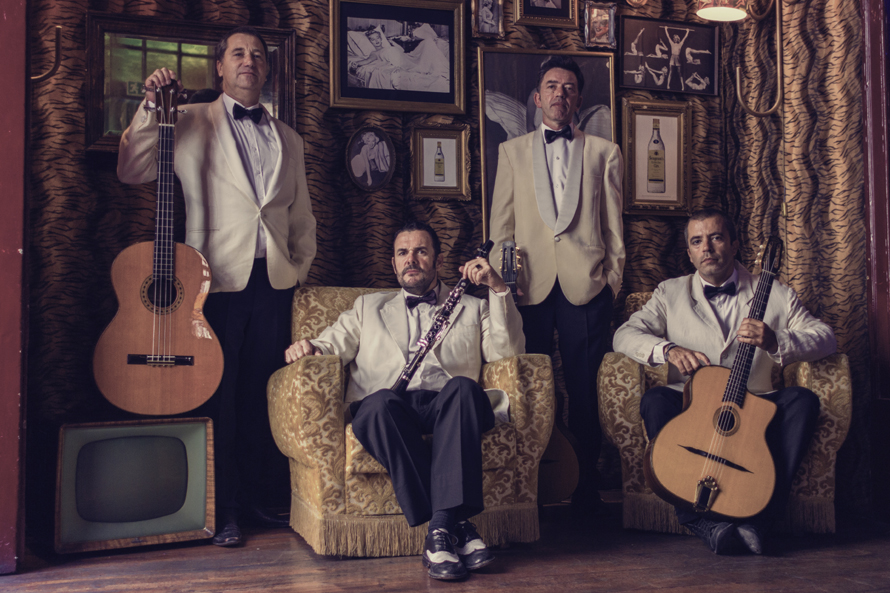 Miss Manouche | CM Almada