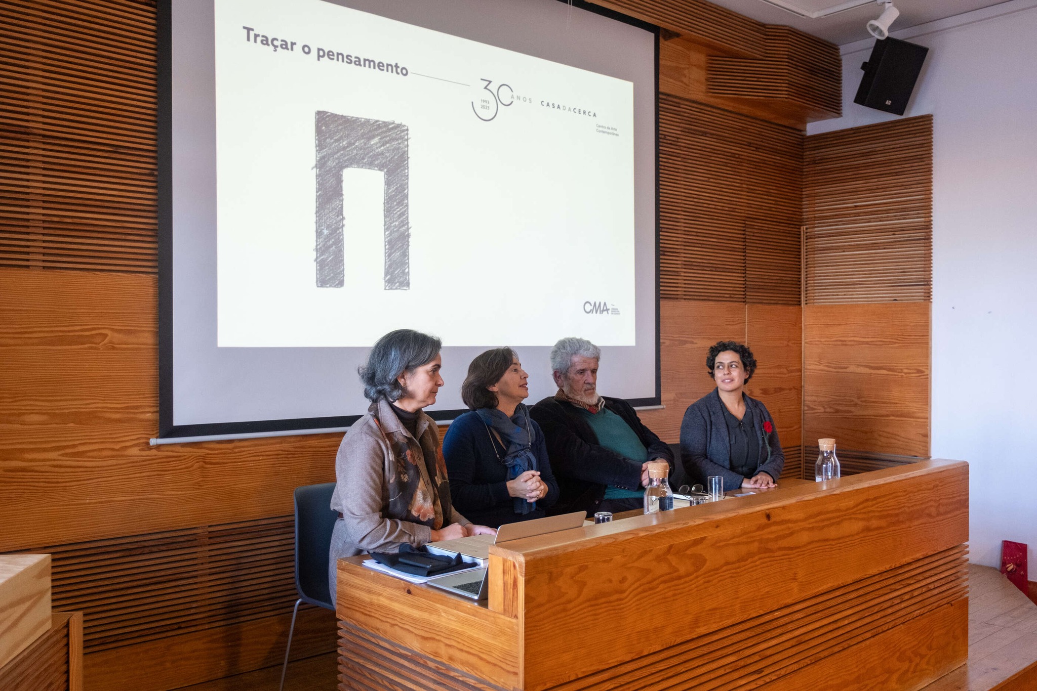 Lançamento do catálogo “Traçar o pensamento: 30 anos de Casa da Cerca ...